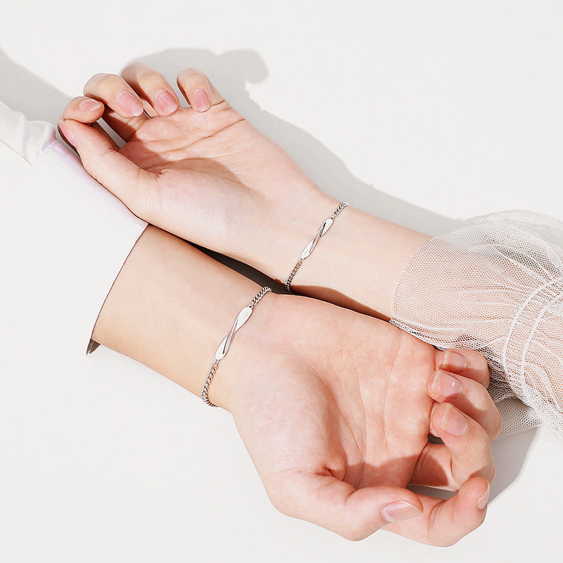 Couple Bracelets - Same Day Delivery – Tiara.com.sg